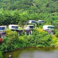 China Modern Luxury Steel Frame Apple Cabin House Tiny House Home stay for living office bar for sale