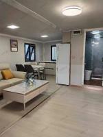 China Modern Attractive Design Style Modern Luxury Prefab Home 5.8m or 11.8m Container House for sale