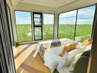 China Luxury Mobile Home Aluminum Prefabricated Full House Smart Space Capsule for Villages for sale