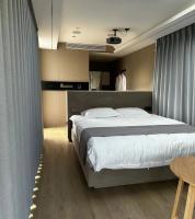 China 2023 China's new space capsule house customization/hotel/homestay/mobile house/container house professional customization for sale