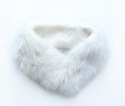 China Women Plush Scarf Made From 100 Percent Polyester Fake Fox Fur Thick Winter Neckwarmer Muffler Magnetic Closure for sale