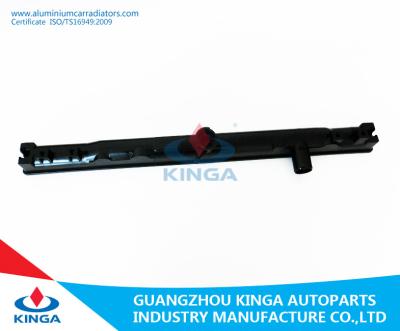 China Water Plastic Radiator Tank For Toyota Innova Vigo ' 04 AT , 48*678mm Size for sale