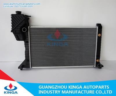 China SPRINTER' 95-00 AT BENZ Radiator OEM 9015003400 Plastic Tank custom radiator for sale