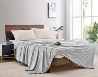 China Pom-pom Flannel Fleece Blanket Custom Flannel Luxury Solid Color Blankets Wholesale for sale