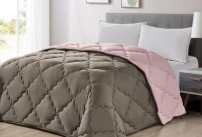 China Bicolor Microfiber Hypoallergenic Box Stitched Reversible Polyester Quilt Factory for sale