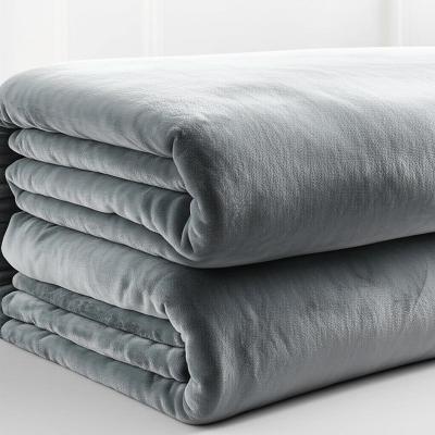 China Customized Color Flannel Microfiber Comforter Twin Full Queen King Size Options Soft Comfortable Breathable Bedding for sale