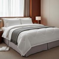 China Queen Home Bedding Comforter Sets Hotel Style Soft Comfortable Durable Bedding Essentials for Hospitality Industry for sale