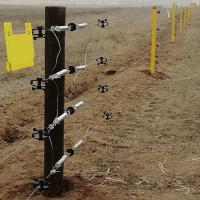China Screw Posts Electric Fence Ring Insulators Energizer Charger Controller for sale