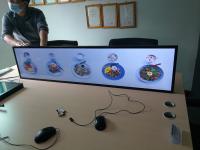 China Shop Window Stretched Bar Display High Brightness 700 Nits 1920 * 450 Resolution for sale