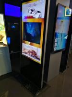 China Floor Standing LCD Advertising Machine For Shopping Market for sale