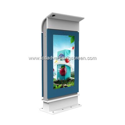 China IP55 2000cd/m2 Waterproof Outdoor Digital Signage With Rain Cover for sale