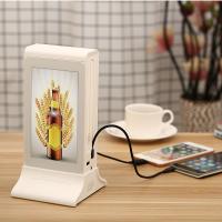 China Android 9.0 Desktop LCD Advertising Screen With Cell Phone Charger for sale