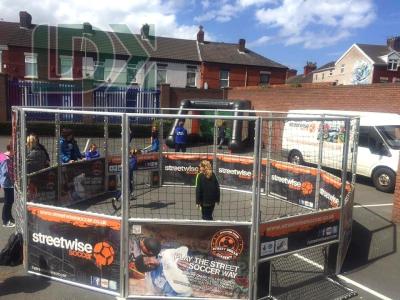 China Steel Cage Portable Soccer Field Cage Football Panna OEM for sale