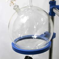 China Automatic 100L Jacketed Glass Reactor Vessel with 304 Stainless Steel Frame and 6 Neck on Reactor Cover for sale