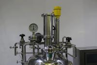 China Water Cooling Chemical Glass Reactor with Full Vacuum To 0.6 MPa Pressure Range and 50-800 Rotate Speed for sale