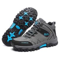 China Brown Desert Hiking Mountaineering Running Shoes In Genuine Leather For Men And Women for sale