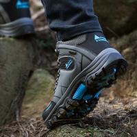 China Brown Desert Hiking Mountaineering Running Shoes In Genuine Leather For Men And Women for sale