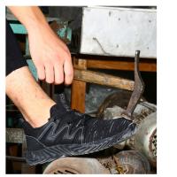 China Breathable Work Shoes Flying Knit Safety Shoes Comfortable Safety Shoes Construction Work Shoes For Summer for sale