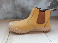 China Suede Leather Chelsea Safety Shoes Steel Toe Safety Boots Kevlar Work Shoes Slip-Resistant Rubber Work Boots For Industrial Work for sale