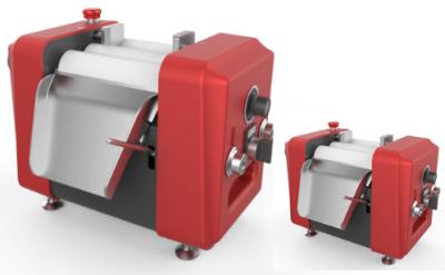 China Manual Control Three Roll Mill 500RPM DC Motor Porcelain Roller Spacing 5-150uM for sale