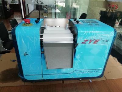 China Al2O3 ZrO2 Ceramic Triple Roll Mill 80mm 200mm 3 Roll Mill for Cosmetic Lipstick for sale