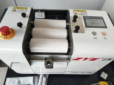 China Pigment Lab Triple Roller Mill Grinding Machine Touch Screen 500RPM Ceramic for sale