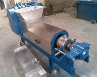 China 3000 kg Farm Equipment Cow Cattle Pig Manure Dewatering Machine Dung Dehydrator for sale