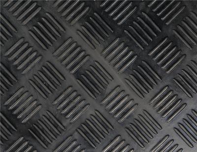 China 500mm Non Slip Rubber Mats 12mm Thickness For Milking Parlour for sale