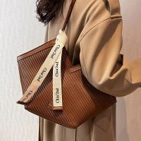 China Stylish Tote Bags For Students Featuring Cashmere Lining Material And Lock Decoration for sale