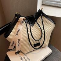 China Stylish Tote Bags For Students Featuring Cashmere Lining Material And Lock Decoration for sale