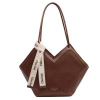 China Stylish Tote Bags For Students Featuring Cashmere Lining Material And Lock Decoration for sale