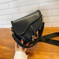 China Single-Shoulder Crossbody Retro Handmade-Woven Saddle Bag Women's Design with Wide Strap for sale