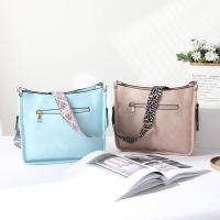 China Leopard Print Vegan Leather Women's Shoulder Bag with Guitar Strap and Single Handle for sale
