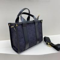 China Women's Vintage Kurt Shoulder Bag Canvas Tote Handbag with Wide Strap and ZIP Closure for sale