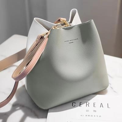 China 2024 Summer Female Bucket Bag Contrast Color and Motion Detection for a Versatile Bag for sale