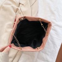 China Daily Life Cross Body Handbags With Ladies' Chain Bags And CANDY Embroidery For Women for sale