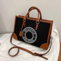 China 2024 Women's Single-Shoulder Canvas Handbag with Large Capacity Purse and Zip Closure for sale