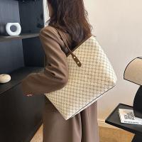 China Large Capacity Fashion Printed PU Handbag with Three Handles Crossbody Bag for sale