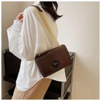 China 0.65kg Lightweight PU Polyester Mano Chain Bags Designer Purses for Fashionable Look for sale