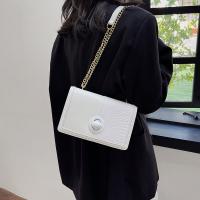 China 0.65kg Lightweight PU Polyester Mano Chain Bags Designer Purses for Fashionable Look for sale