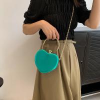 China Letter Pattern Heart Shaped Chain Ladies' Handbags 2024 Luxury for Fashionable Women for sale