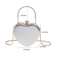 China Letter Pattern Heart Shaped Chain Ladies' Handbags 2024 Luxury for Fashionable Women for sale