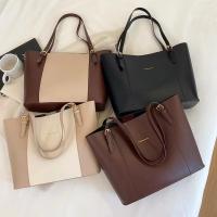 China 2024 Trendy Ladies' Fashion Shoulder Bags with Golden Chain and Single Handle for sale