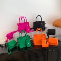 China Genuine Leather Handbags Popular Sewing Line Duffel Bag for Fitness Enthusiasts for sale