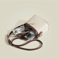 China Trendy Color Sense Ladies' Box Pile Bag Hand-Held or Crossbody for Minority Women for sale