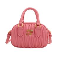 China Summer Women's Small Leather Messenger Bag with Mini Pleated Pattern and ZIP Closure for sale