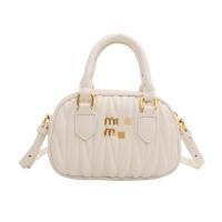 China Summer Women's Small Leather Messenger Bag with Mini Pleated Pattern and ZIP Closure for sale