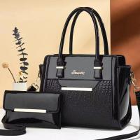 China Winter Season Large Capacity Handbags Set for Women in Alligator Pattern PU Leather for sale