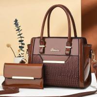 China Winter Season Large Capacity Handbags Set for Women in Alligator Pattern PU Leather for sale