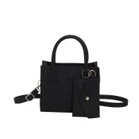 China Vintage Style Felt Shoulder Bag for Stylish Ladies Made of Lightweight Material for sale